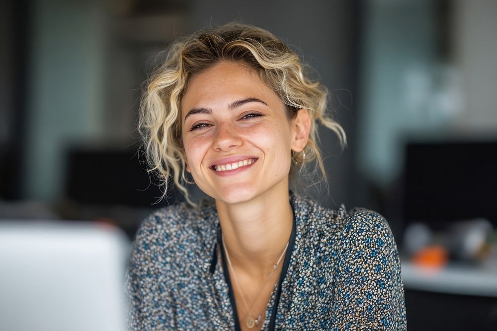 Woman+happy+at+work Office Images | Free Photos, PNG Stickers ...