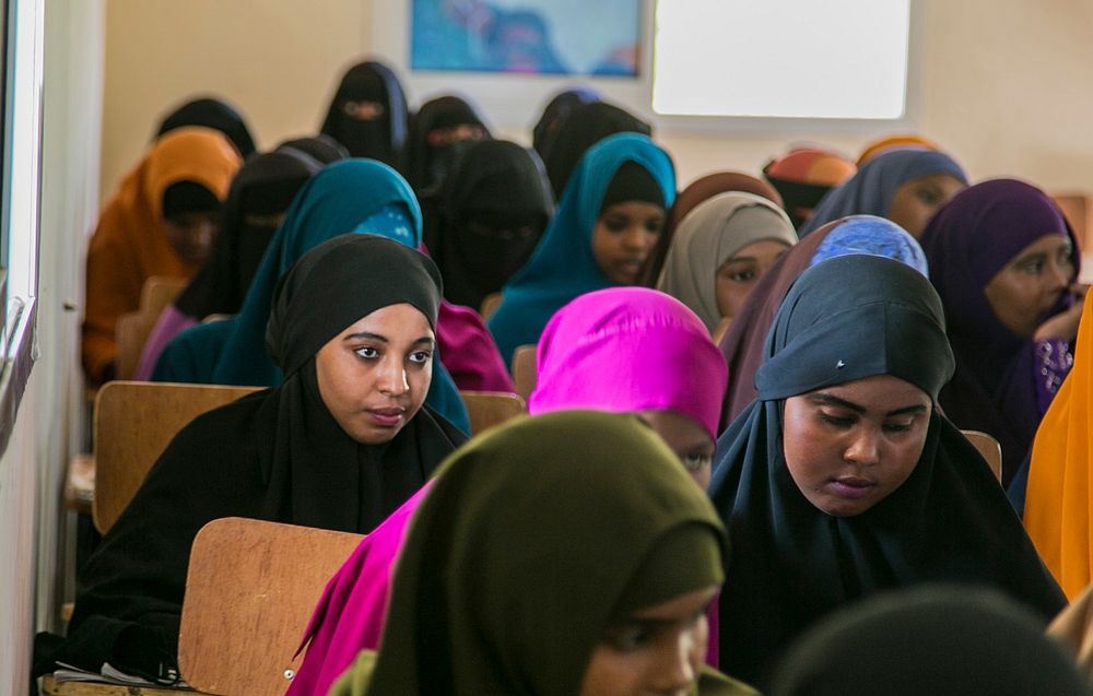 Somali Youth Learners Initiative Teacher | Free Photo - rawpixel