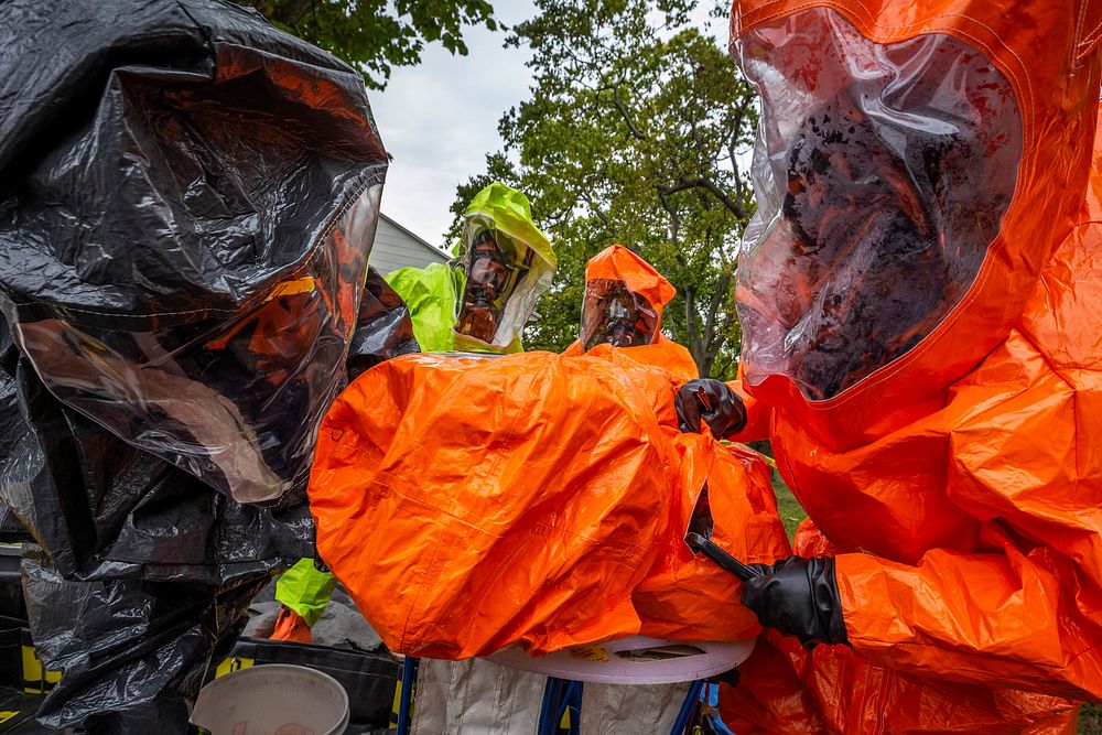 U.S. Army Decontamination Team Members | Free Photo - rawpixel