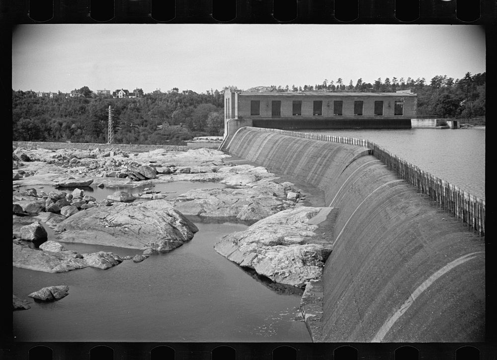 Amoskeag dam hydroelectric plant distance, | Free Photo - rawpixel
