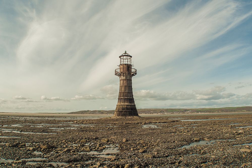 Old abandoned lighthouse rocky coast | Free Photo - rawpixel