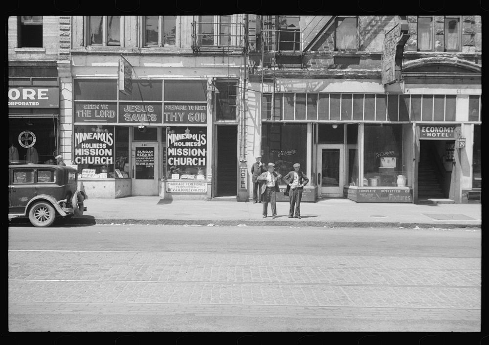 Street scene, Minneapolis, Minnesota. Sourced | Free Photo - rawpixel