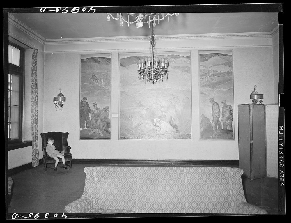 Pottsville, Pennsylvania. Luk's mural mining | Free Photo - rawpixel