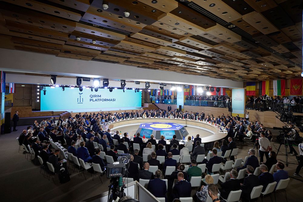 President Ukraine opened inaugural summit | Free Photo - rawpixel