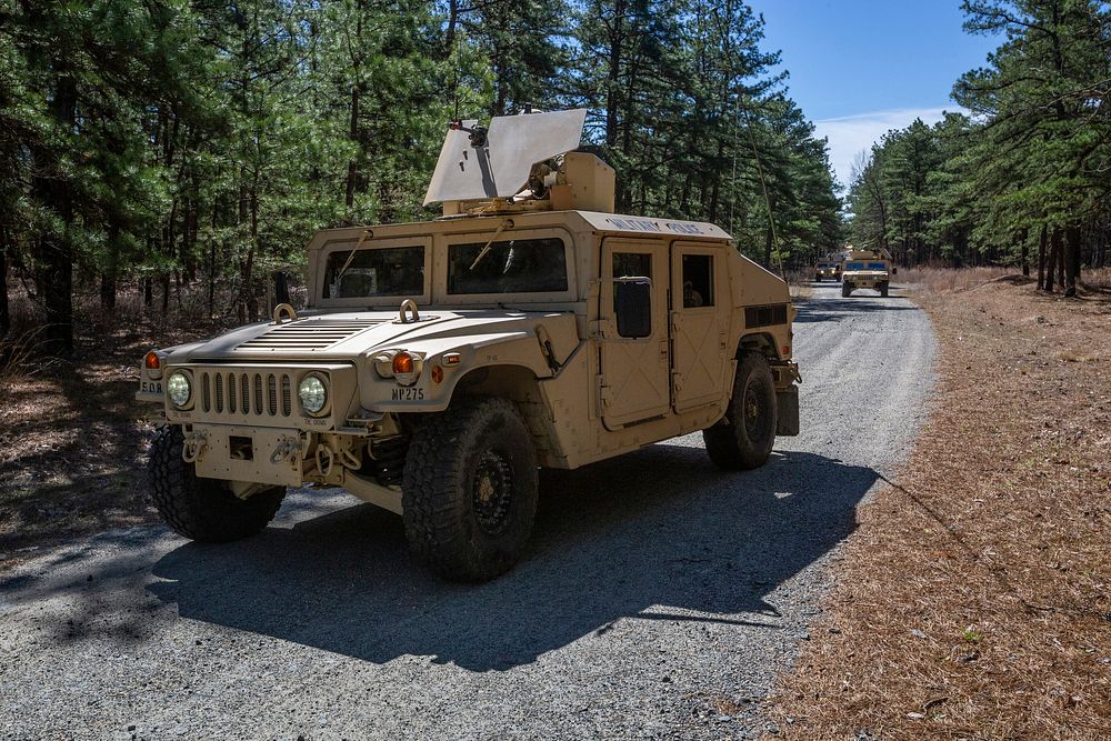 U.S. Army Soldiers Humvees perform | Free Photo - rawpixel