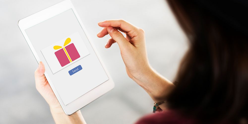 Send Present Gift Box Surprise | Free Photo - rawpixel