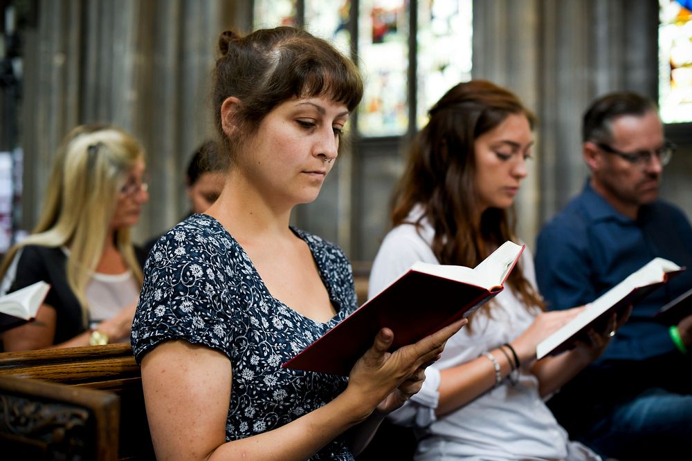 People reading from the bible | Premium Photo - rawpixel