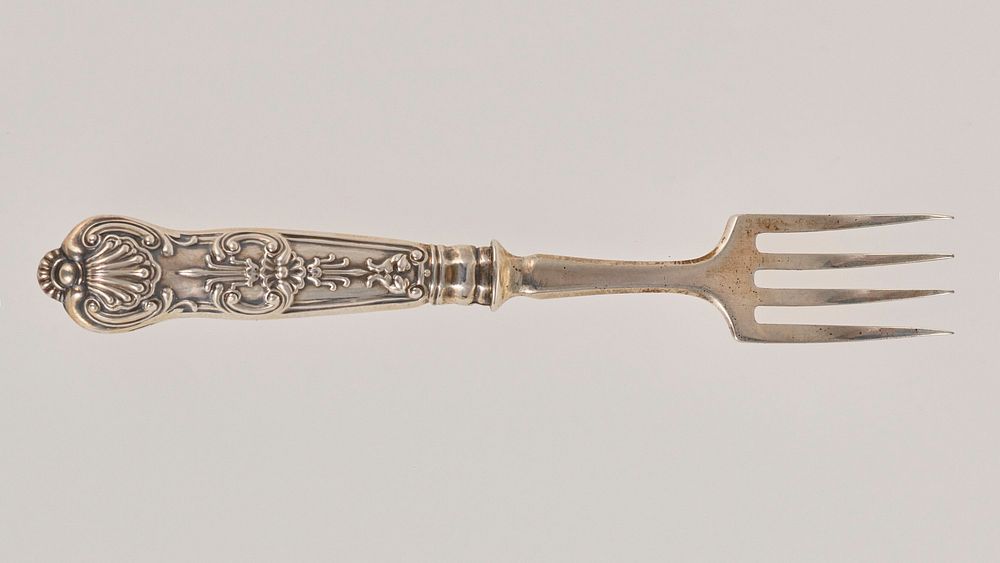 rounded knife blade; 4-pronged fork; | Free Photo - rawpixel