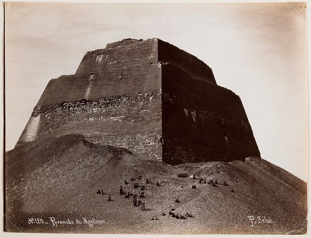 Pyramide de Meydoum. Original Minneapolis | Free Photo - rawpixel