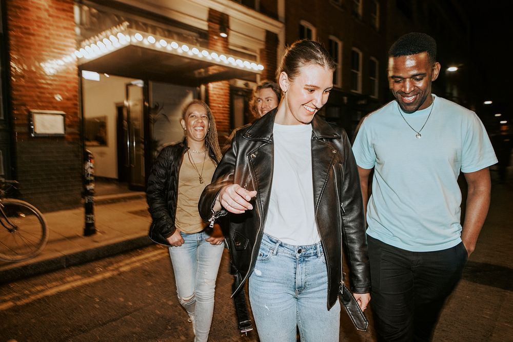 Diverse friends going night | Premium Photo - rawpixel