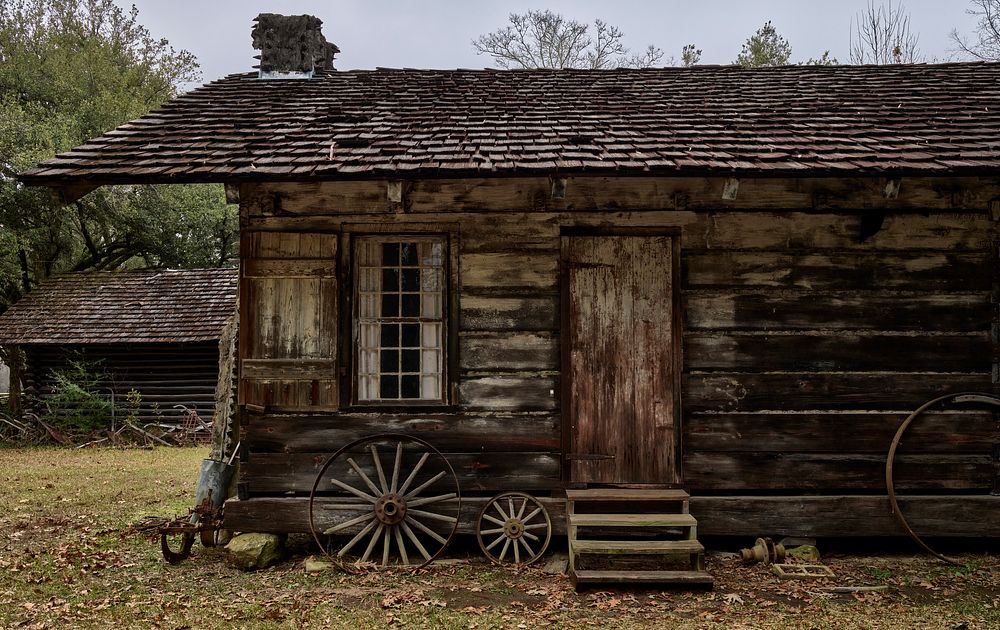 Two dozens early cabins and | Free Photo - rawpixel