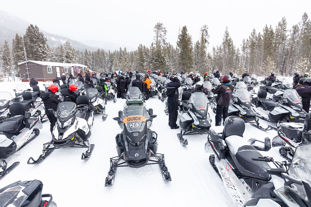 Snowmobile groups stopping madison warming | Free Photo - rawpixel