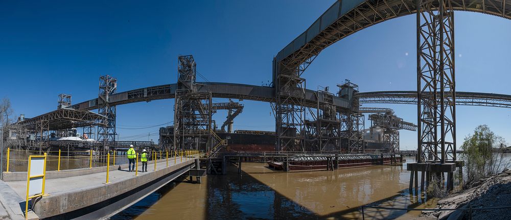 Cargill-Westgo Grain Elevator and port | Free Photo - rawpixel