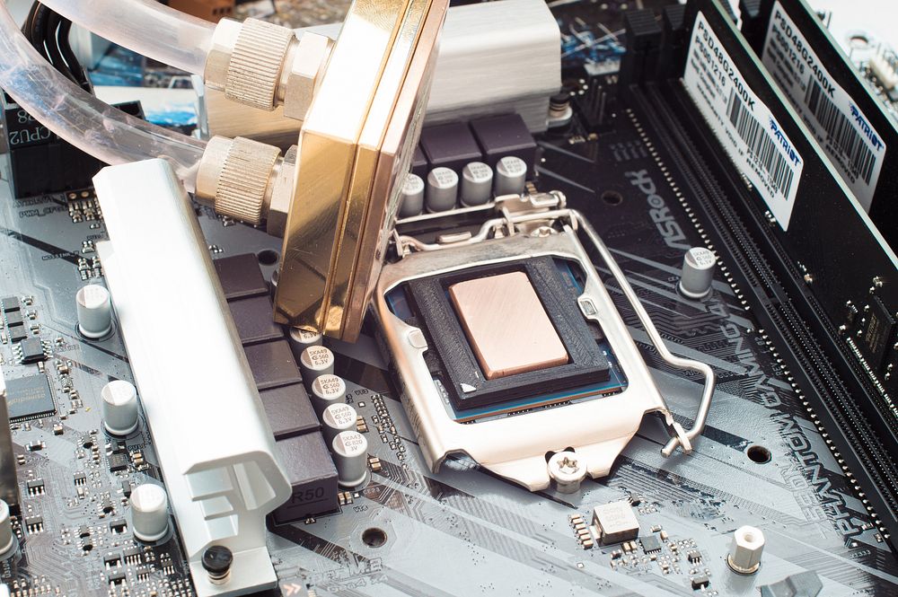 Computer chip, technology image | Free Photo - rawpixel