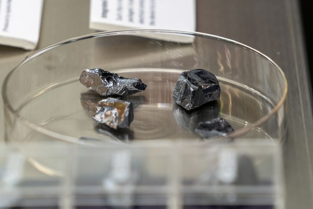 Secretary Blinken Visits Applied Materials | Free Photo - rawpixel