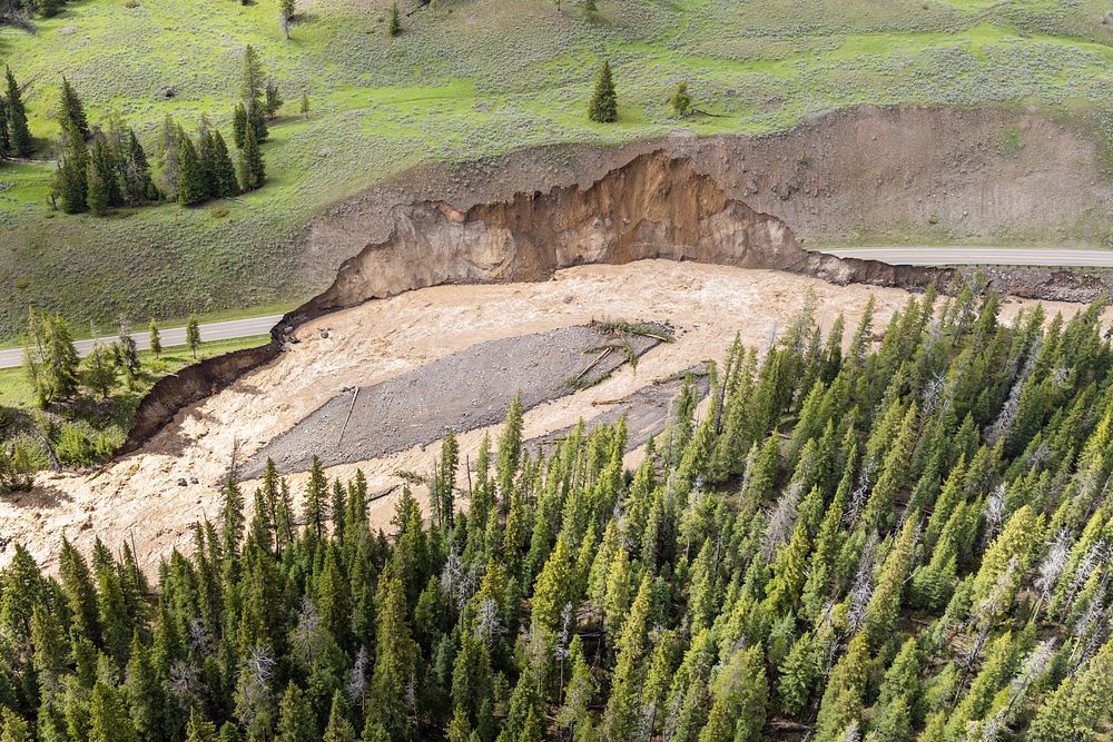 Yellowstone flood event 2022: Northeast | Free Photo - rawpixel
