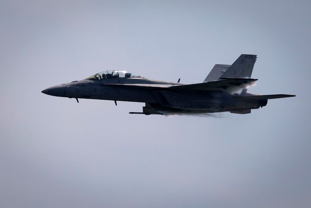 A U.S. Navy F/A-18F Super | Free Photo - rawpixel