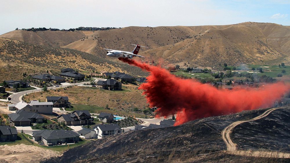 Retardant drop Boise Foothills 2015 | Free Photo - rawpixel