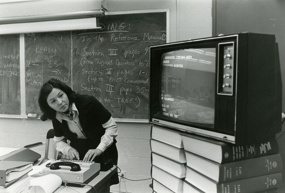 Librarian Patti Burmesiter teaching library | Free Photo - rawpixel