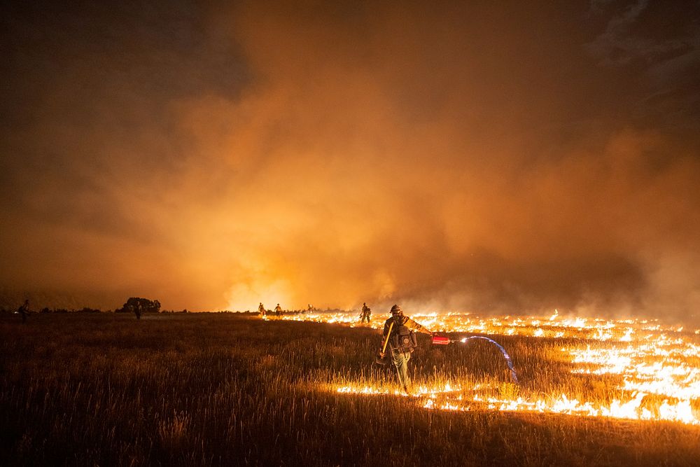 Pine Gulch Fire. Night operations | Free Photo - rawpixel