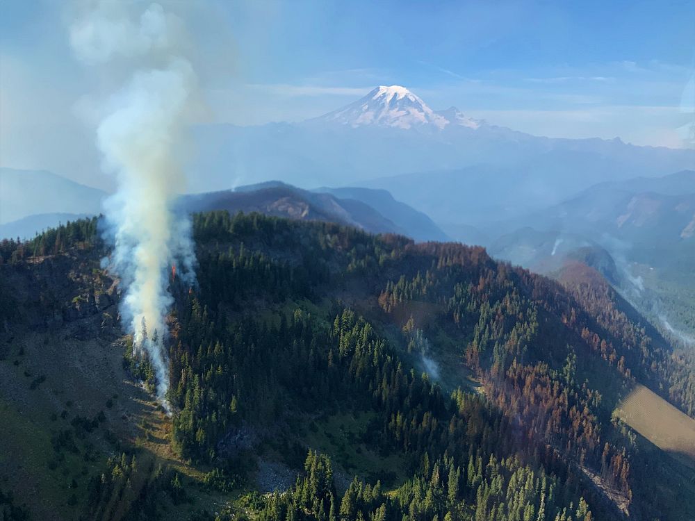 AerialView2 GoatRocksFire2209The Goat Rocks Fire | Free Photo - rawpixel