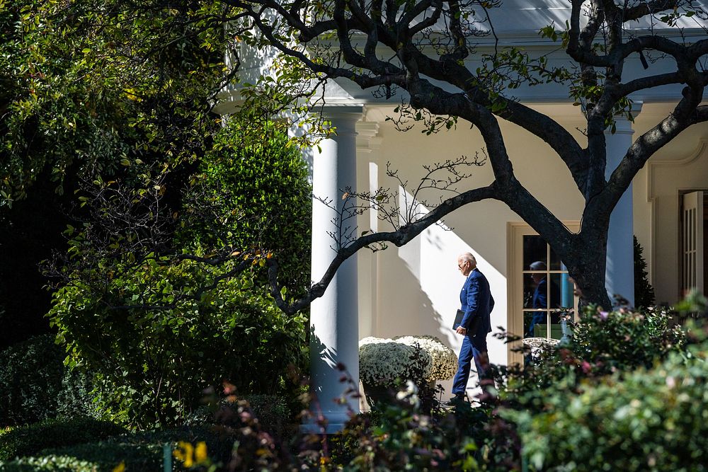President Joe Biden departs Oval | Free Photo - rawpixel