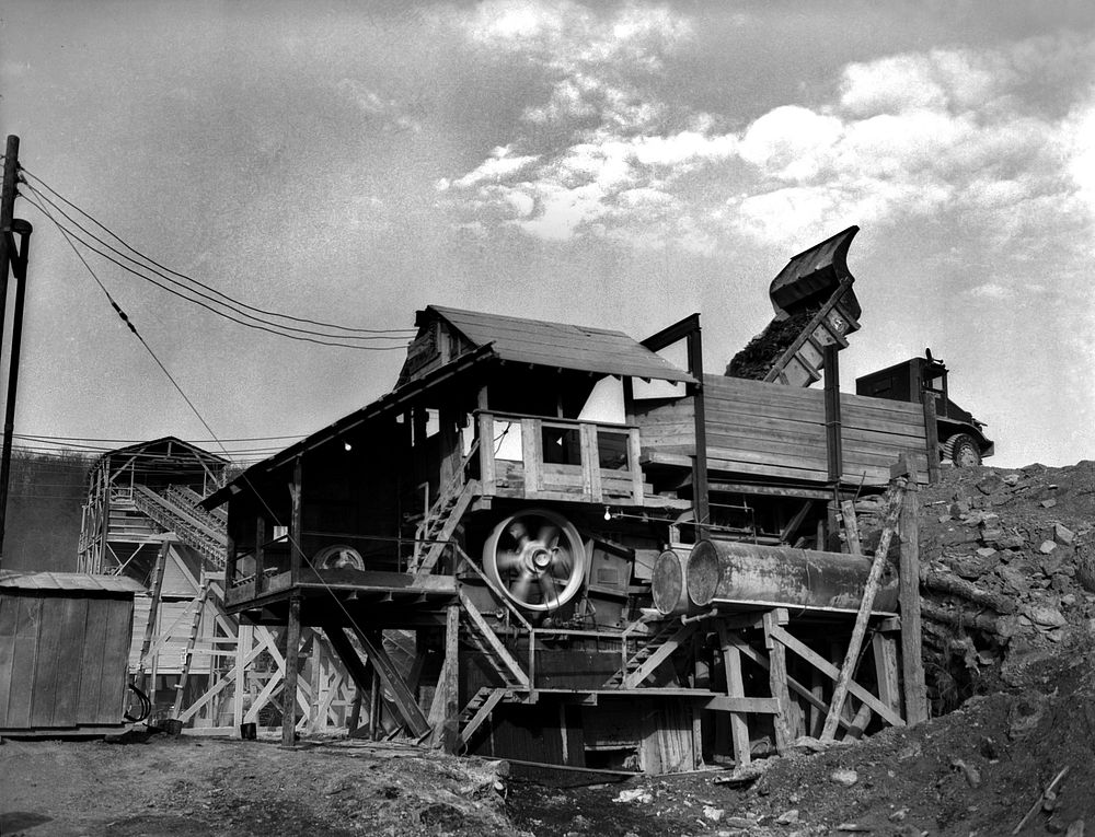 Quarry Oak Ridge | Free Photo - rawpixel