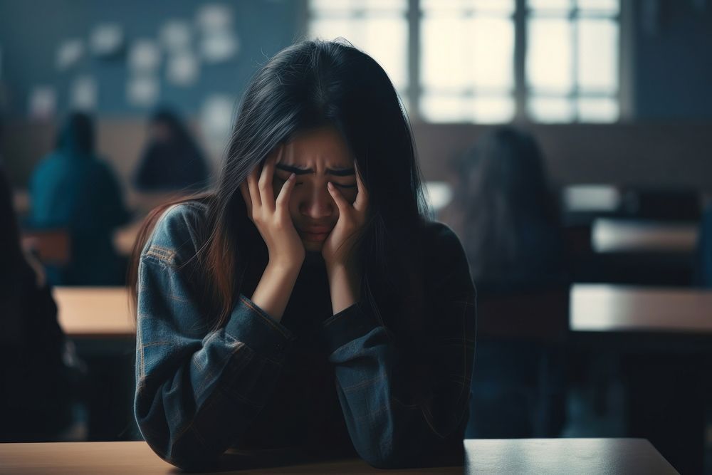 Teenager woman crying worried adult | Premium Photo - rawpixel