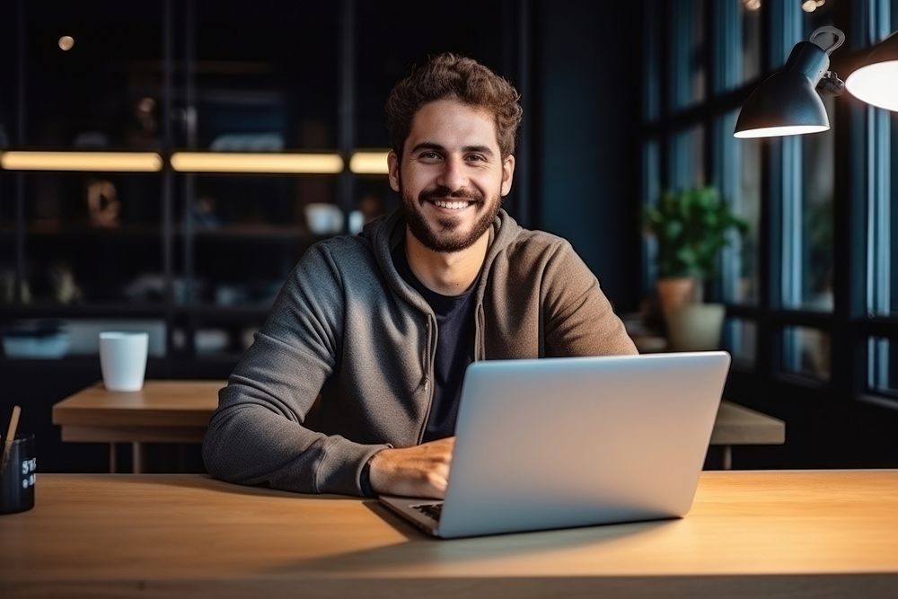 Man laptop entrepreneur computer | Free Photo - rawpixel