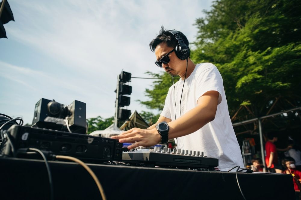 Japanese mixing entertainment performance. | Free Photo - rawpixel