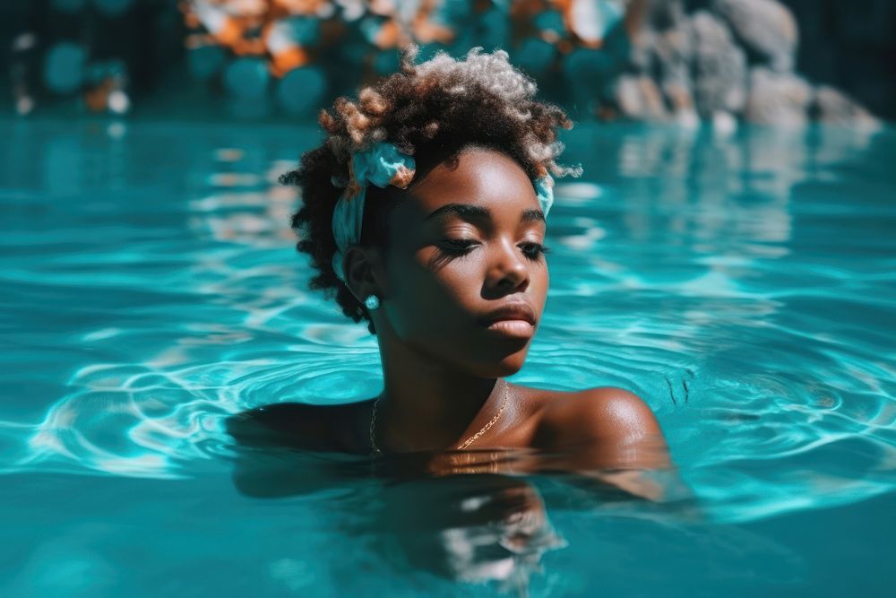 African American women swimming portrait | Premium Photo - rawpixel