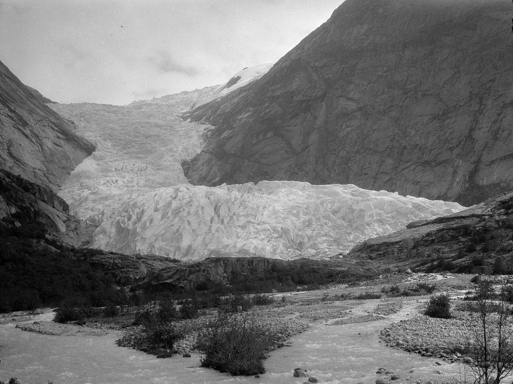 Glacier snout | Free Photo - rawpixel