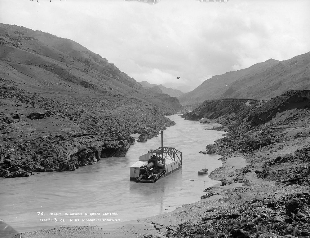 Kelly & Casey & Great | Free Photo - rawpixel