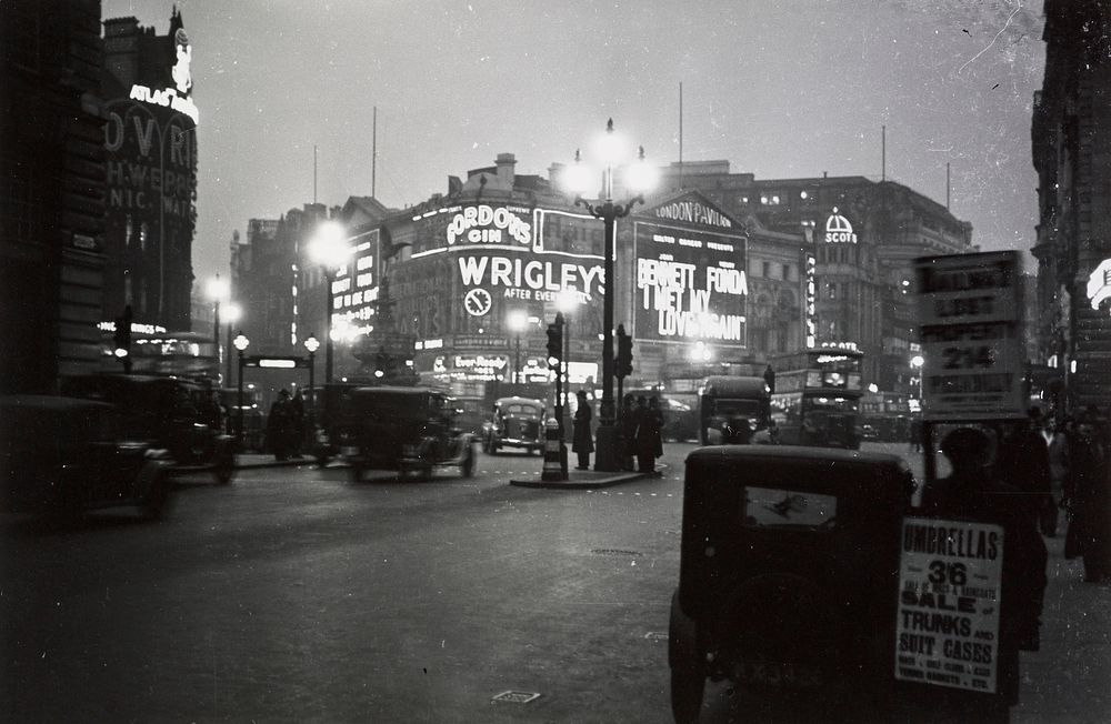 London night (circa 1937) Eric | Free Photo - rawpixel