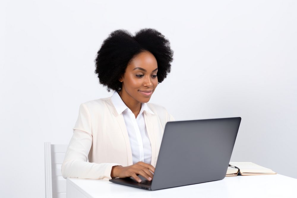 African American woman computer working | Free Photo - rawpixel