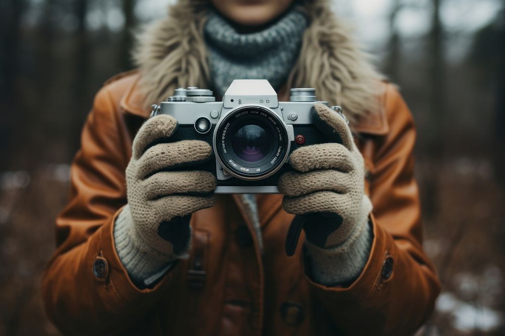 Hands holding camera photo photographing | Premium Photo - rawpixel