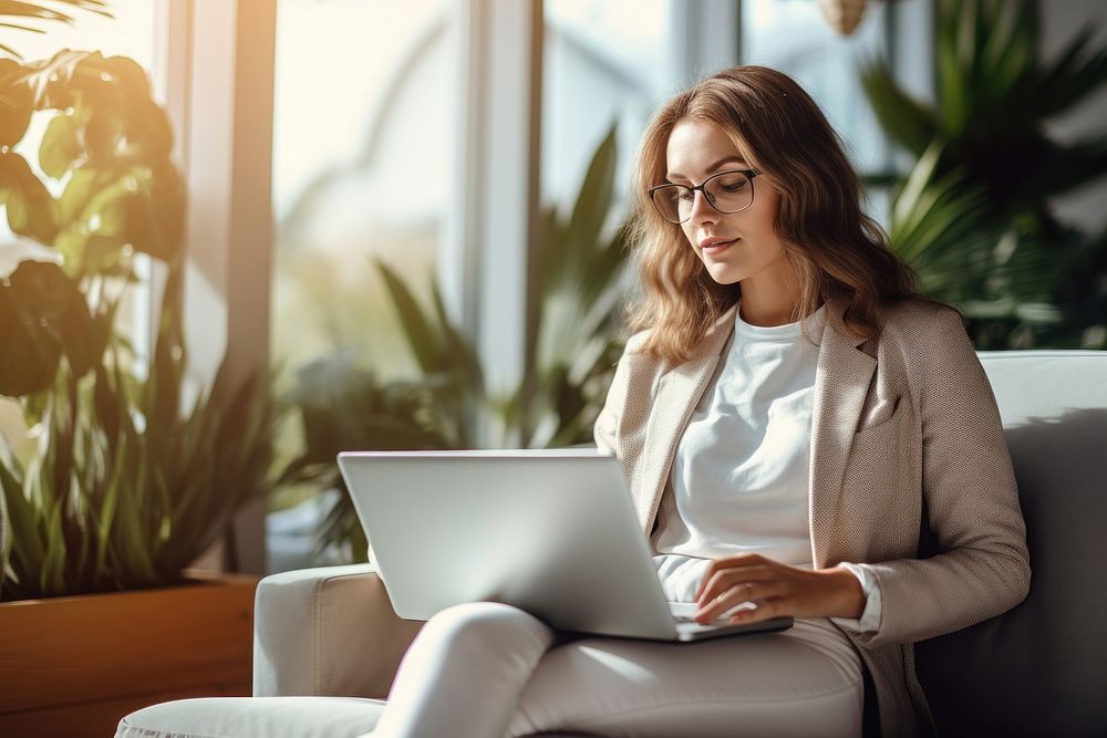 Young female tech relaxing computer | Free Photo - rawpixel