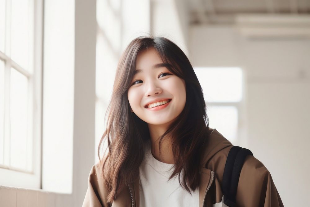 Southeast Asian student adult smile | Free Photo - rawpixel