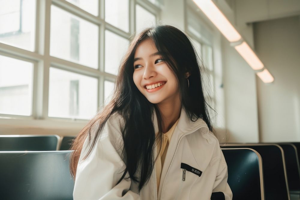 Southeast Asian student smile happy | Premium Photo - rawpixel