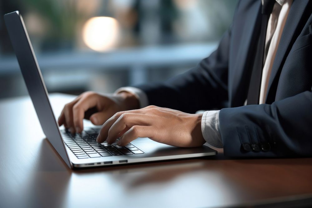 Businessman using digital laptop computer | Free Photo - rawpixel