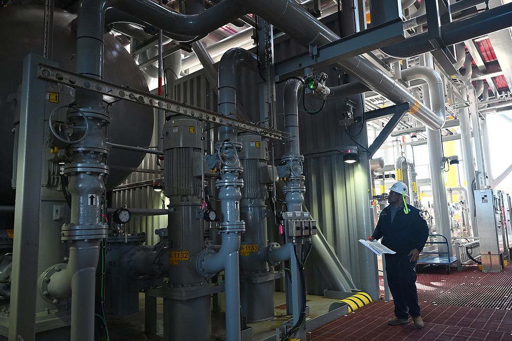 Kings Quay Pre Production InspectionMarvin | Free Photo - rawpixel