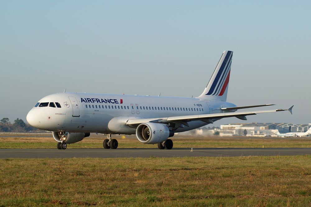 Air France Airbus A320, location | Free Photo - rawpixel