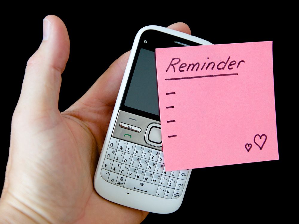 Reminder memo hand. Free public | Free Photo - rawpixel
