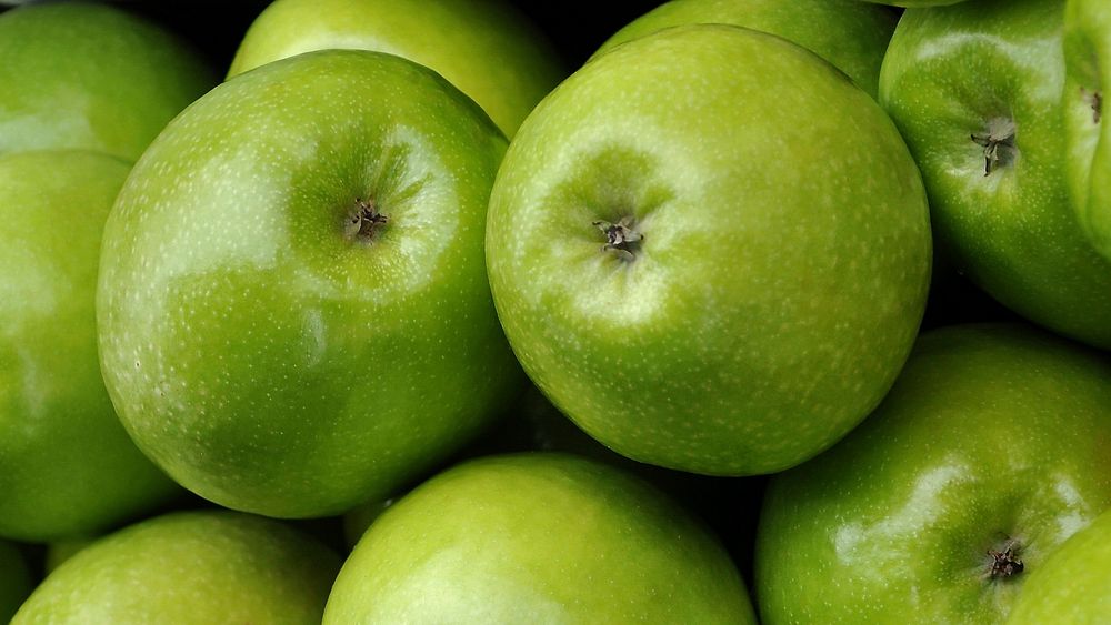 Free green apple public domain | Free Photo - rawpixel