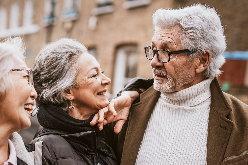 Retired friends meeting in the city | Premium Photo - rawpixel