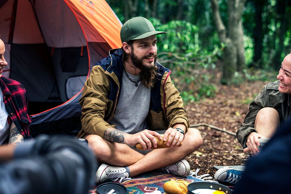 Friends camping in the forest | Premium Photo - rawpixel