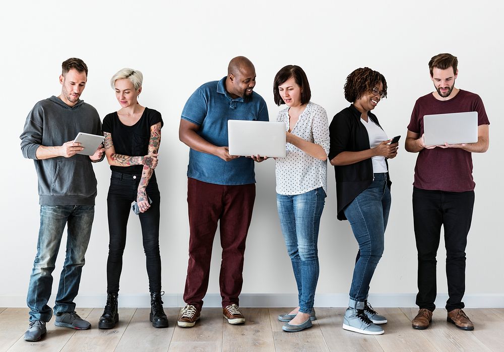 People using digital device | Premium Photo - rawpixel