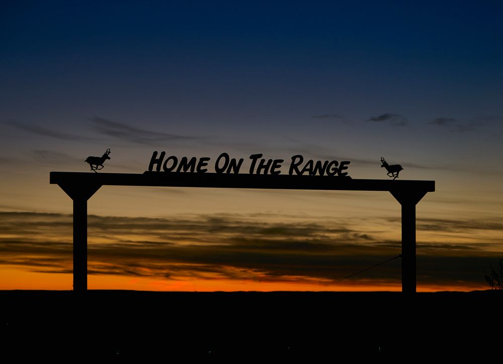 creative, even nostalgic, ranch entrance | Free Photo - rawpixel