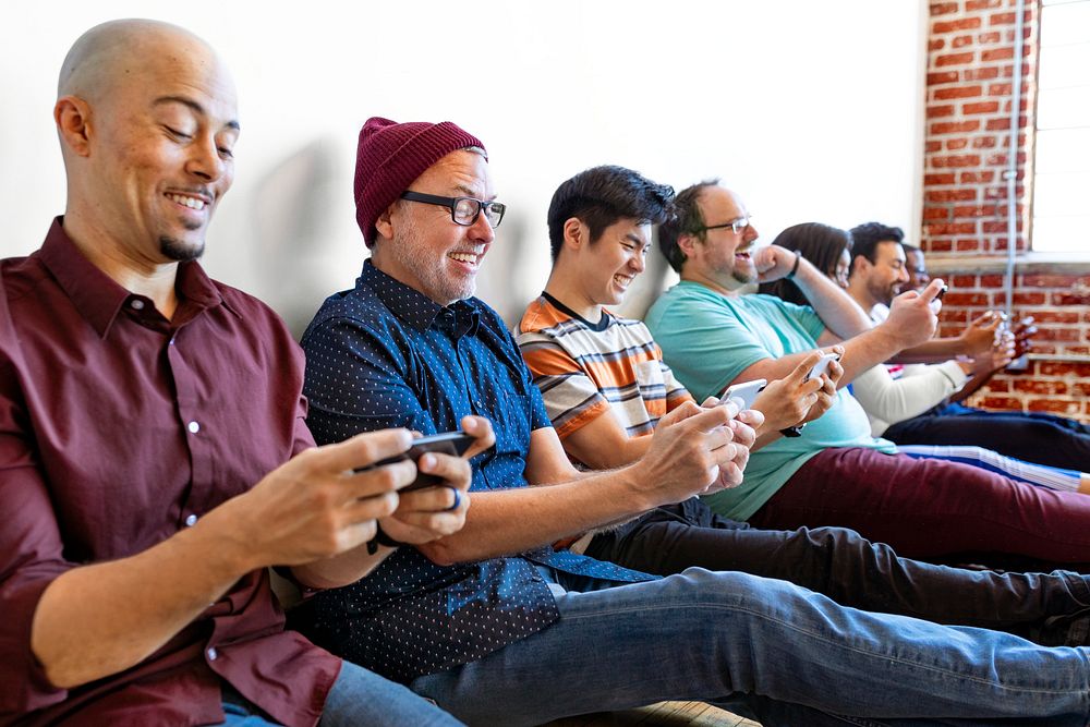 Group people using mobile phones | Premium Photo - rawpixel