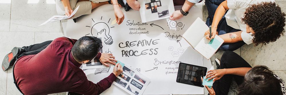 Business people brainstorming ideas using | Premium Photo - rawpixel